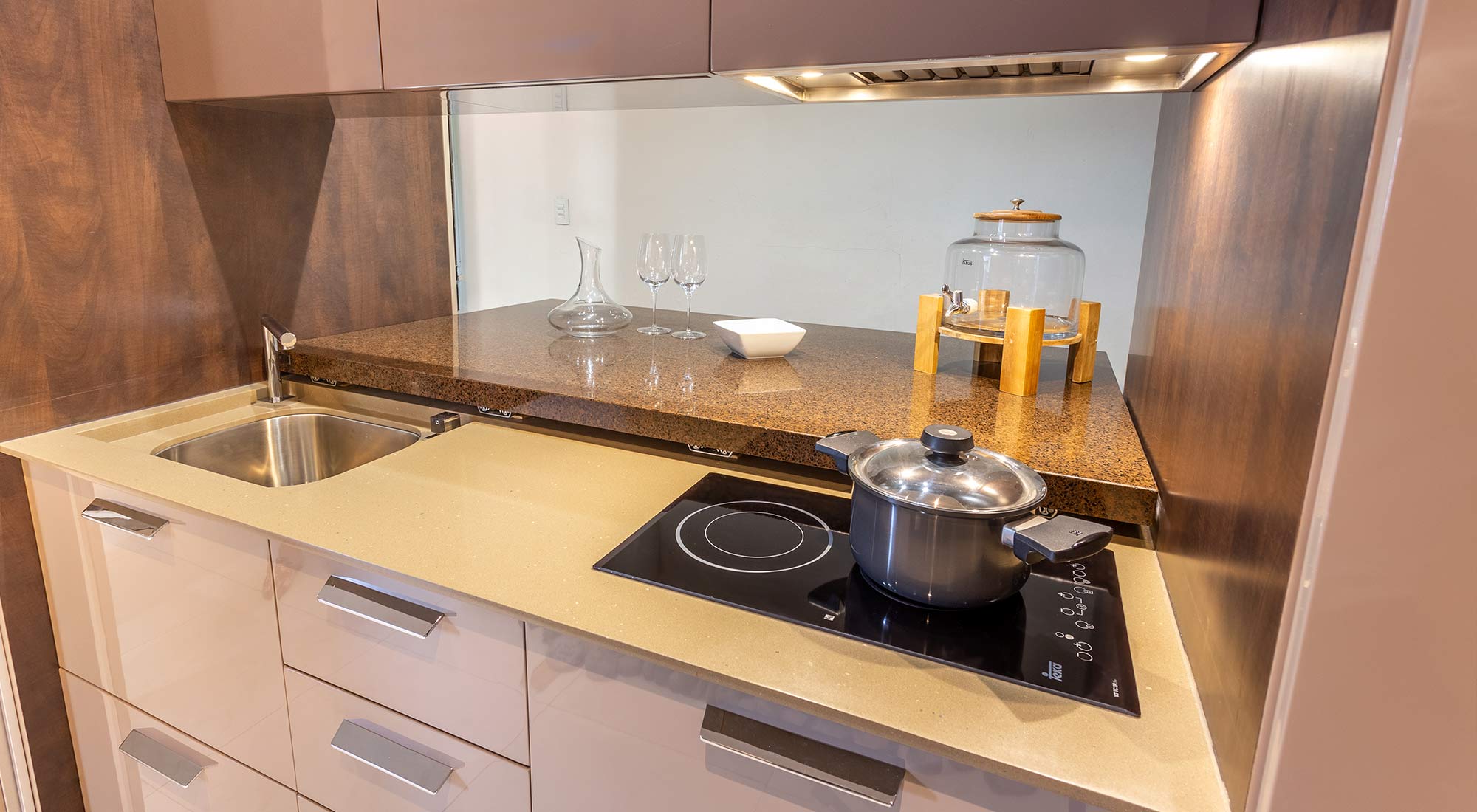 Herrajes y Accesorios – Crombe